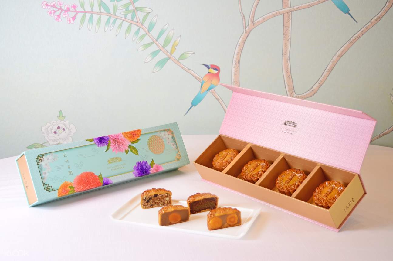 Mooncakes by The Fullerton Cake Boutique Takeaway in Singapore